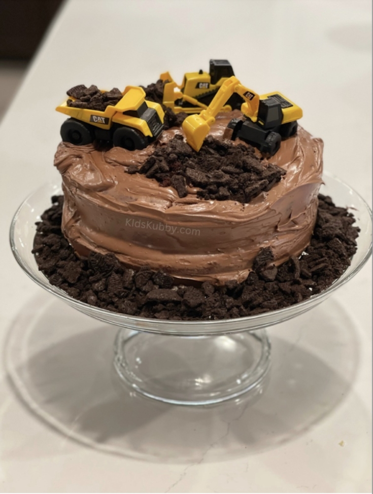 Easy Homemade DIY Construction Site Themed Birthday Cake!