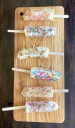 Easy Frozen Banana Yogurt Pops!