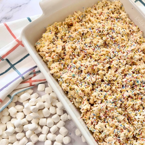 Cake Batter Rice Krispie Treats - Kids Kubby