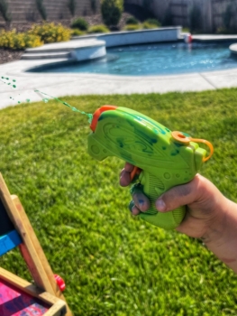 Water Gun Painting (Fun Creative Art For Kids)