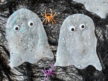 Halloween Glue Ghosts