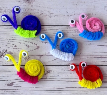 Fuzzy Pipe Cleaner Snails